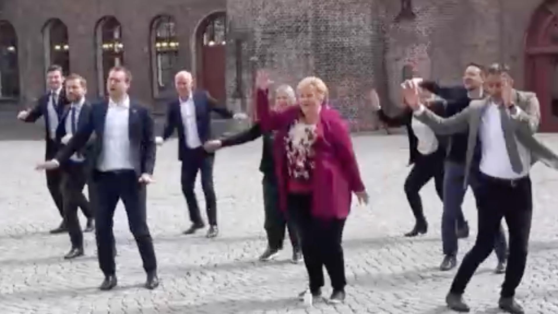 Norway's Prime Minister and other ministers do social-distance dance - CGTN
