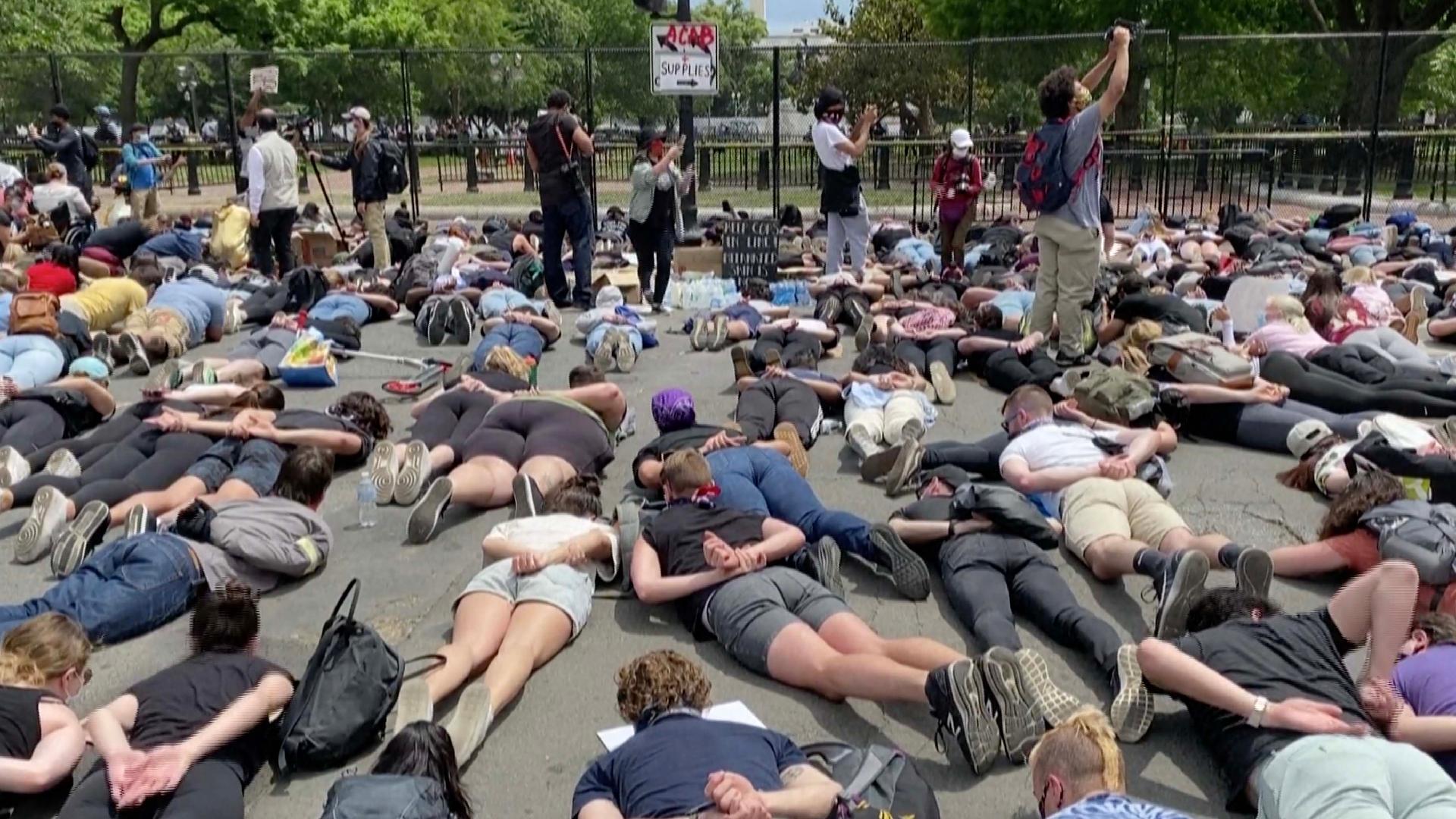 U.S. protesters lie on ground in George Floyd protests - CGTN