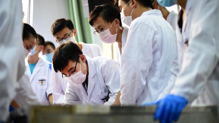 How to train medical students during the pandemic - CGTN