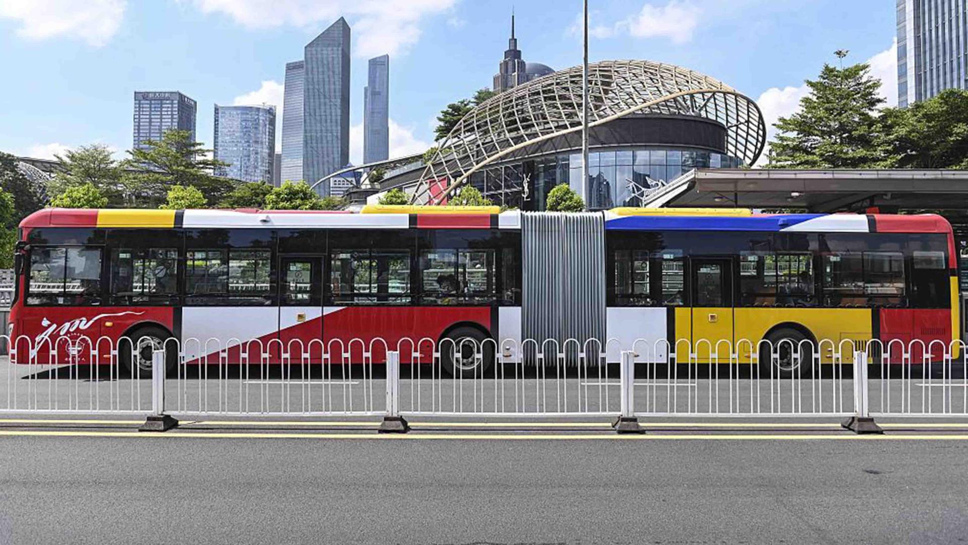 18-meter-long electric buses put into operation in S China - CGTN