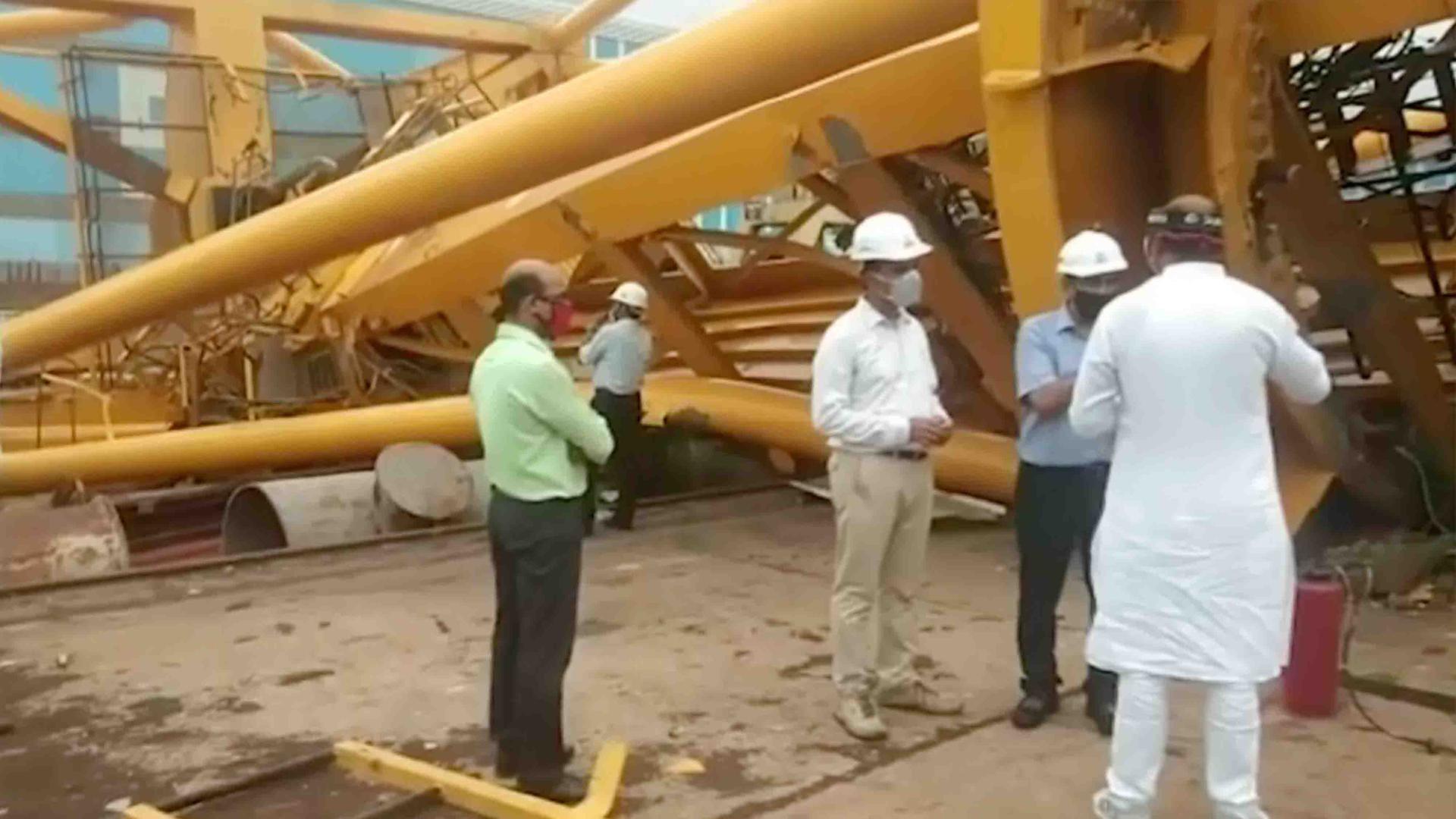 Crane collapses in Indian shipyard, at least 11 killed - CGTN