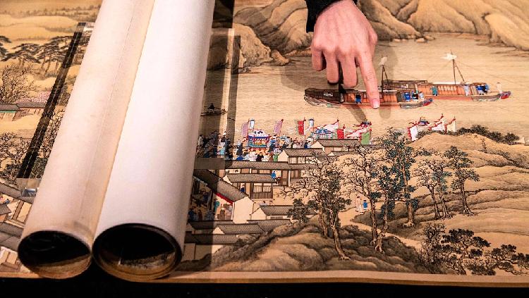Reunited 300-year-old Qing Dynasty scrolls to go on display - CGTN