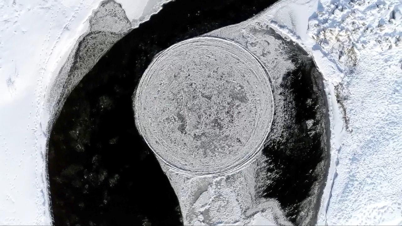 Icy phenomenons stun visitors in north China - CGTN