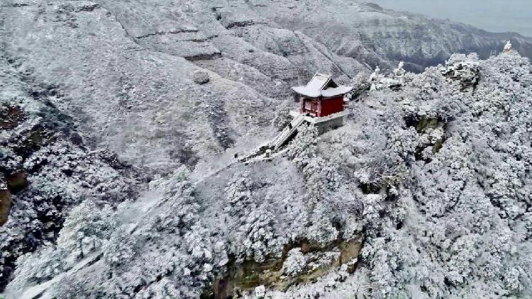 Snow-clad mountains become a 'Chinese Painting' in North China - CGTN