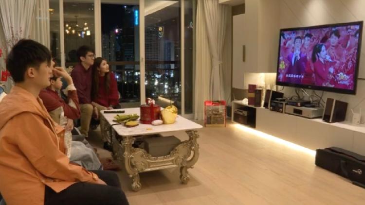 HK residents watch Spring Festival Gala to celebrate Chinese New Year ...
