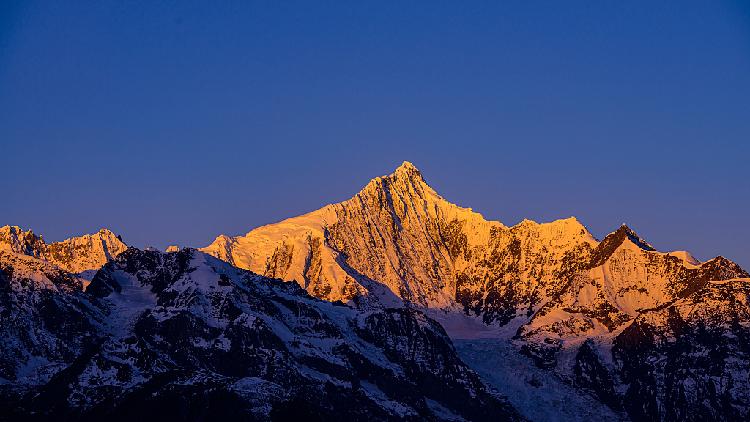 The very first sunrise of the Chinese New Year - CGTN