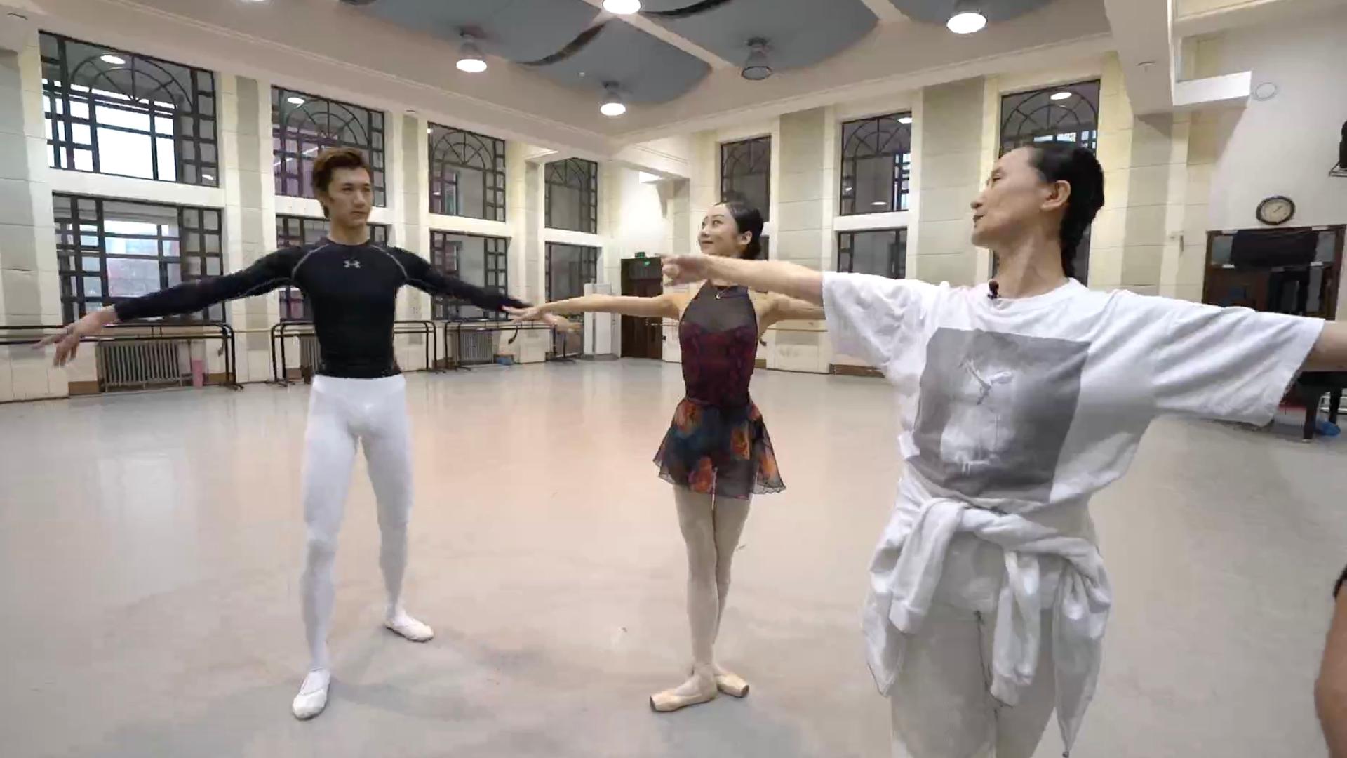 Behind-the-scenes at the National Ballet of China - CGTN