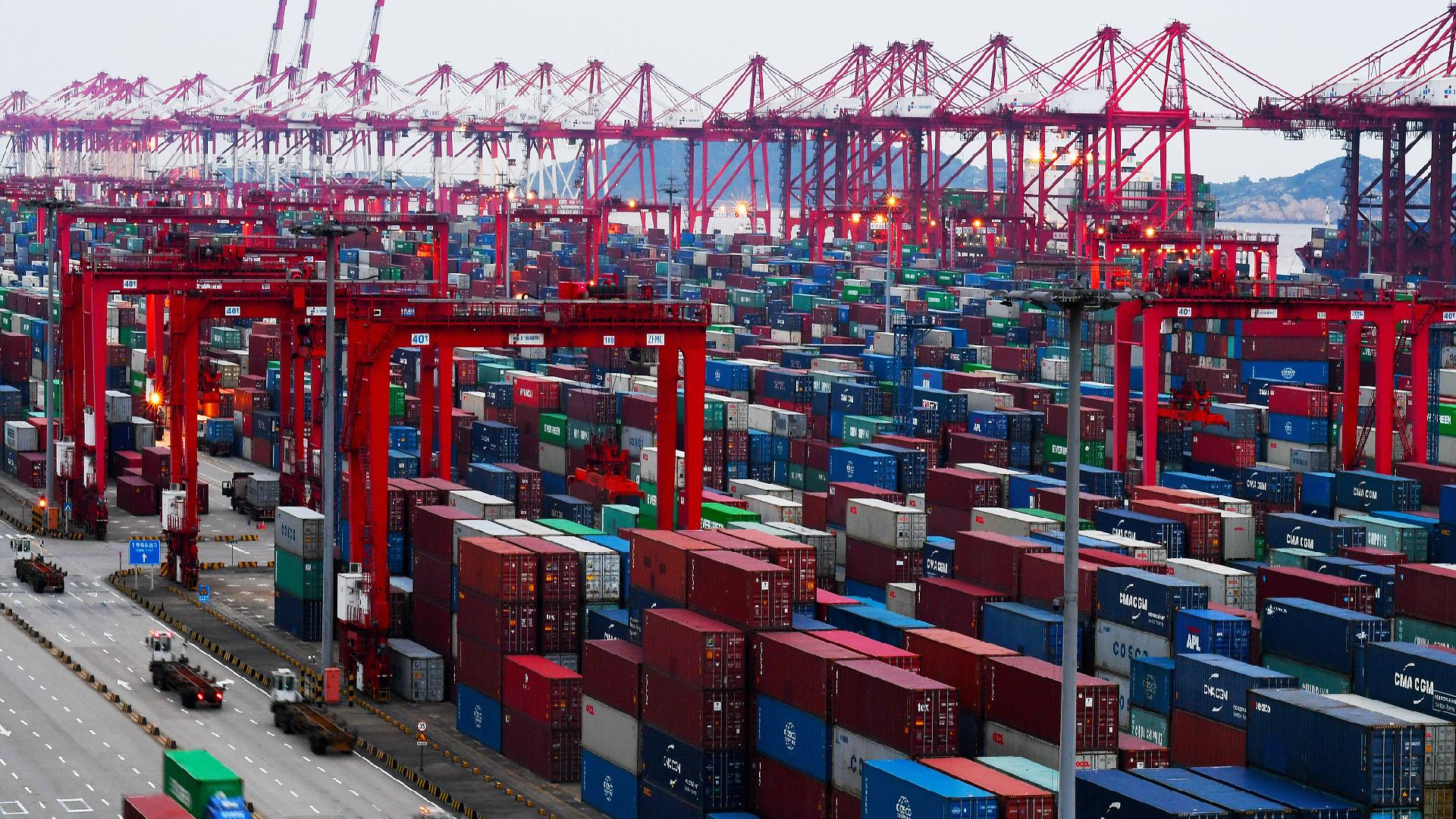 China will stay committed to economic globalization: FM Wang Yi - CGTN