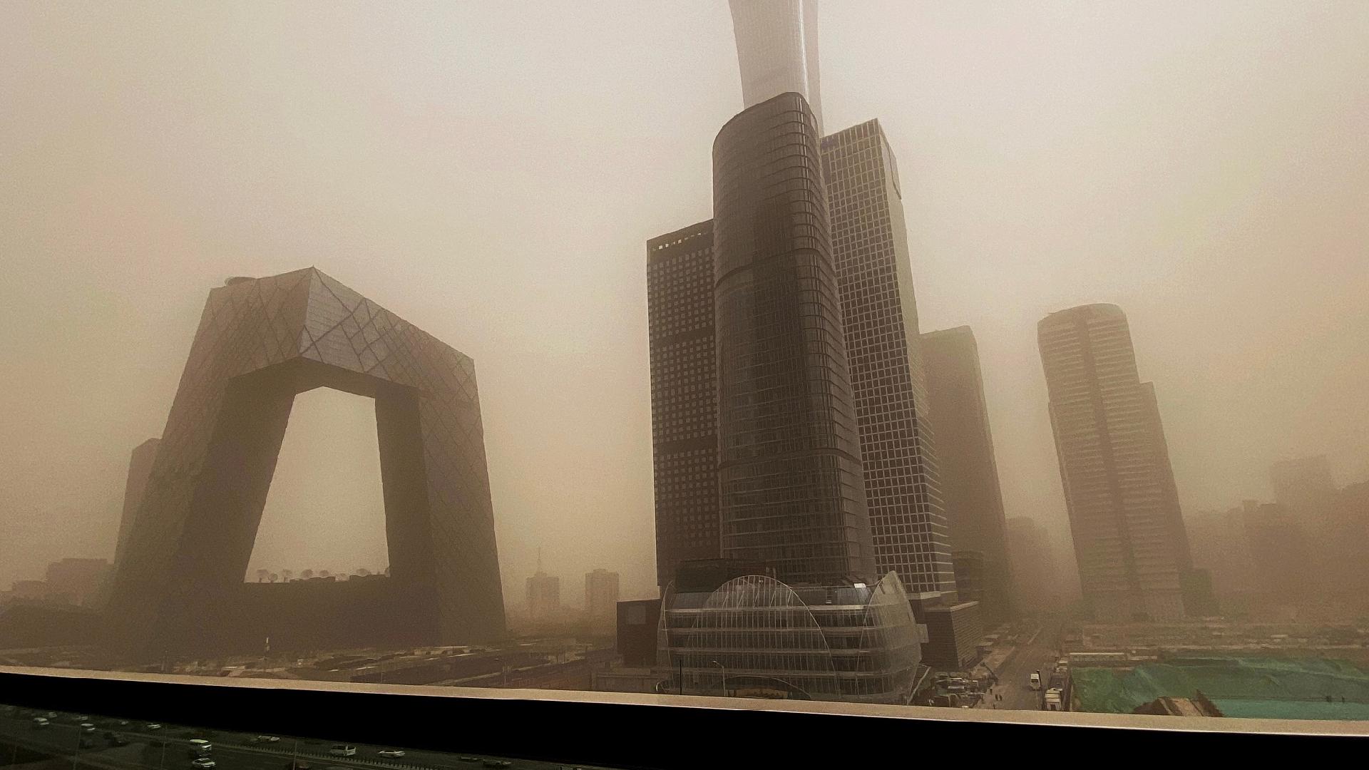 What caused the sandstorm that swept across parts of northern China? - CGTN