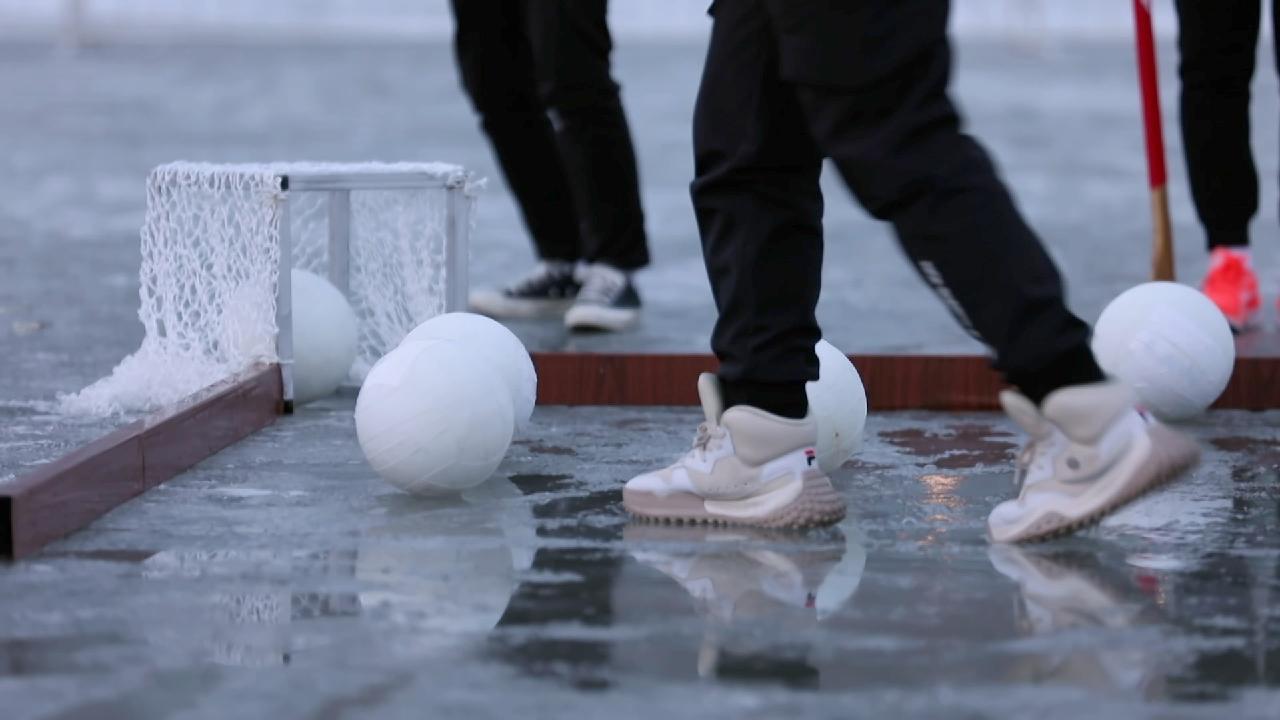Lang Lang's team strives a victory in a 'billiard on ice' game - CGTN