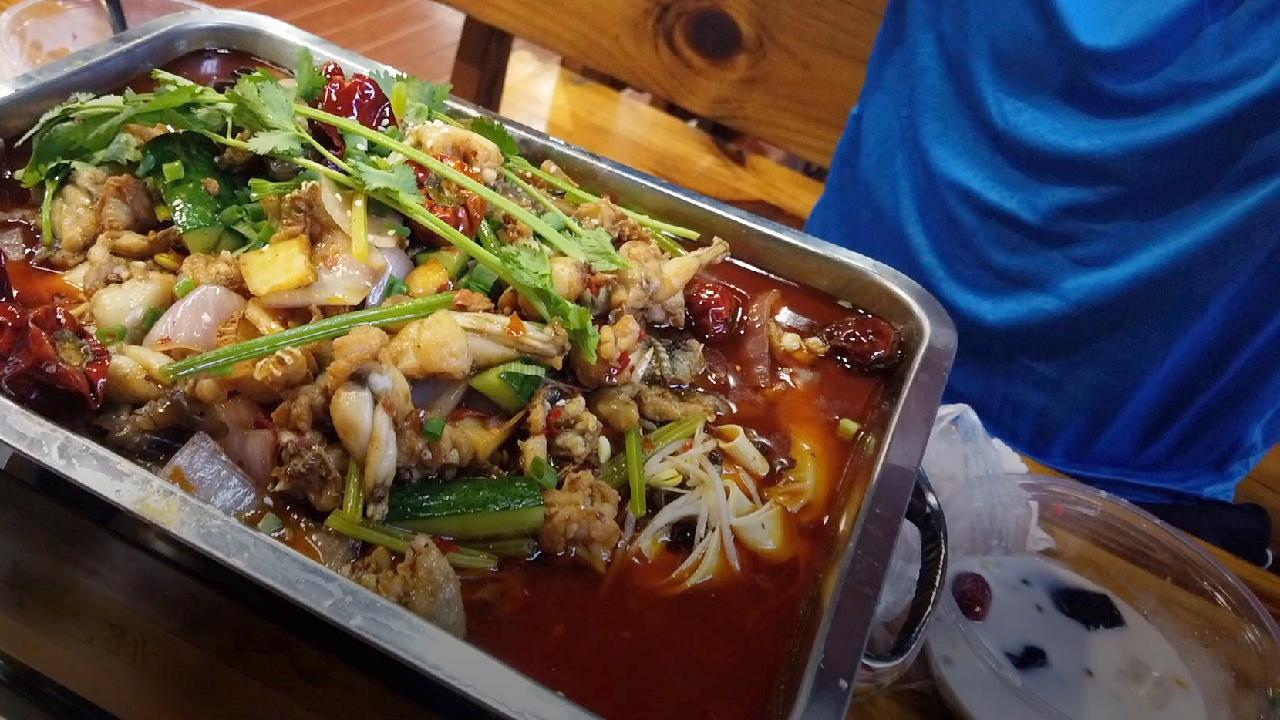 Let's try some local food in Hainan! - CGTN