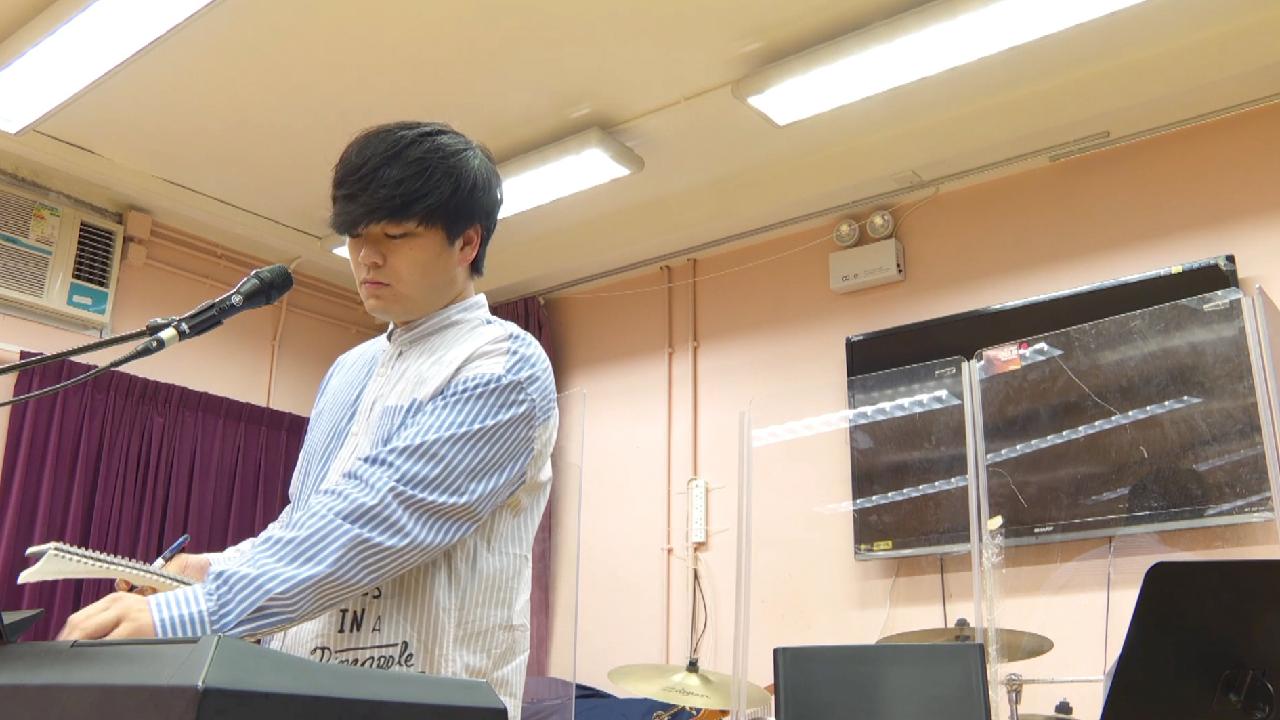 Hong Kong singer composed a song about the history of CPC - CGTN