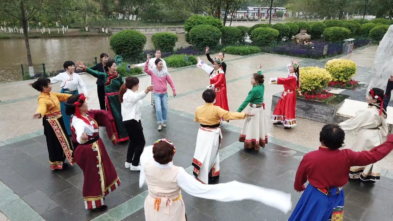 Community in NW China helps promote ethnic unity - CGTN