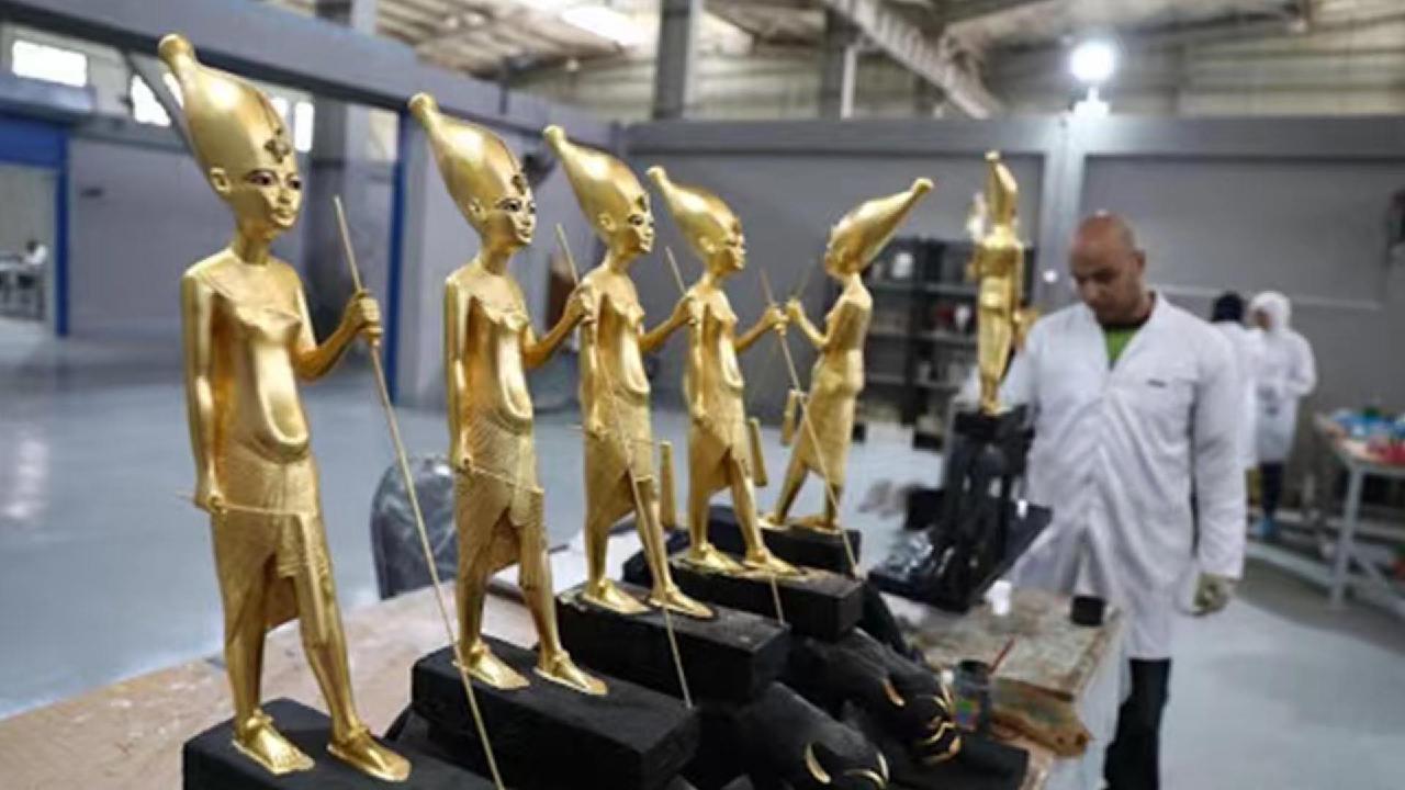 Factory produces high-end replicas of ancient Egyptian treasures - CGTN