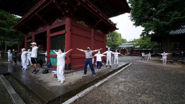 Japanese stretch routine performed by millions as Tokyo Olympics nears ...