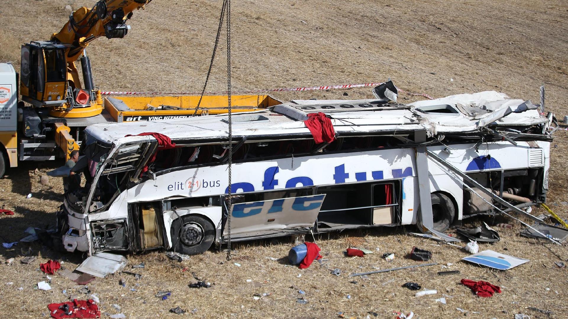 15 people dead after bus veers off highway in W Turkey - CGTN 15 people dead after bus veers off highway in W Turkey - CGTN