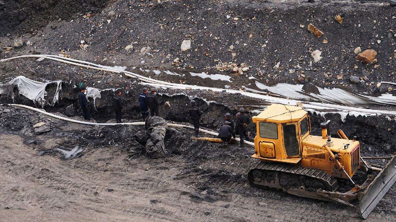Nineteen miners still trapped in China's flooded coal mine - CGTN