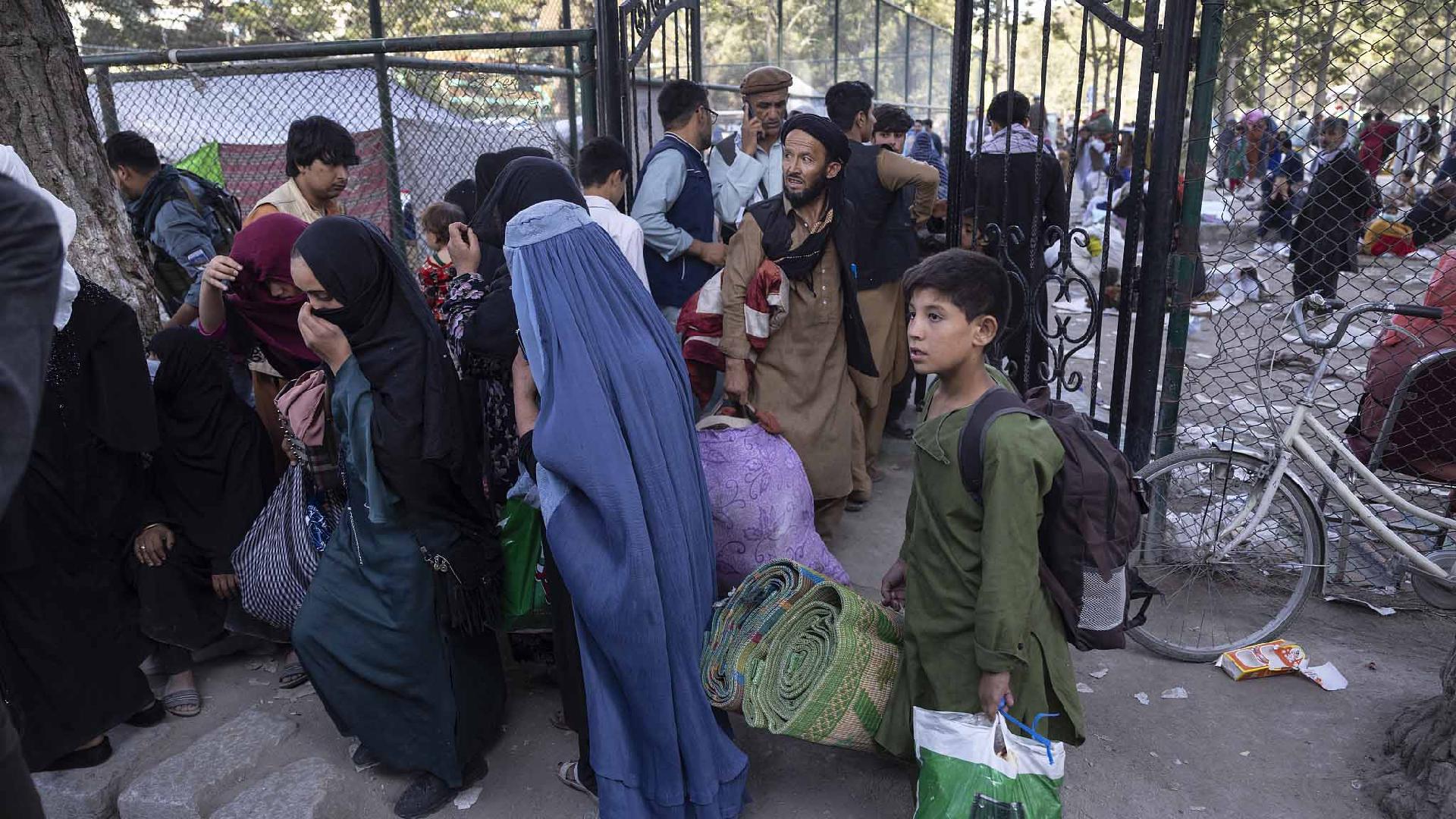 Refugees spike causes concern among Afghanistan's neighbors - CGTN