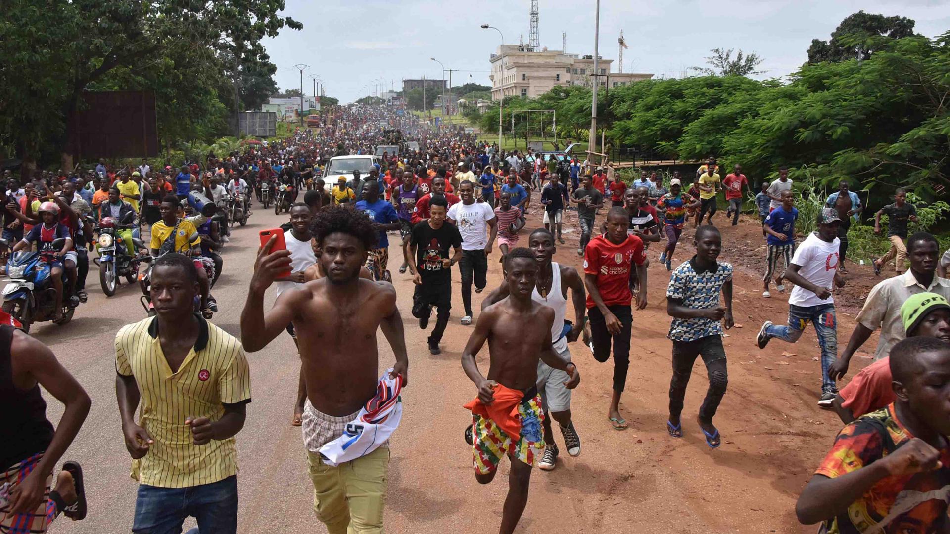 Exclusive: Guinean official says businesses normal, no panic - CGTN