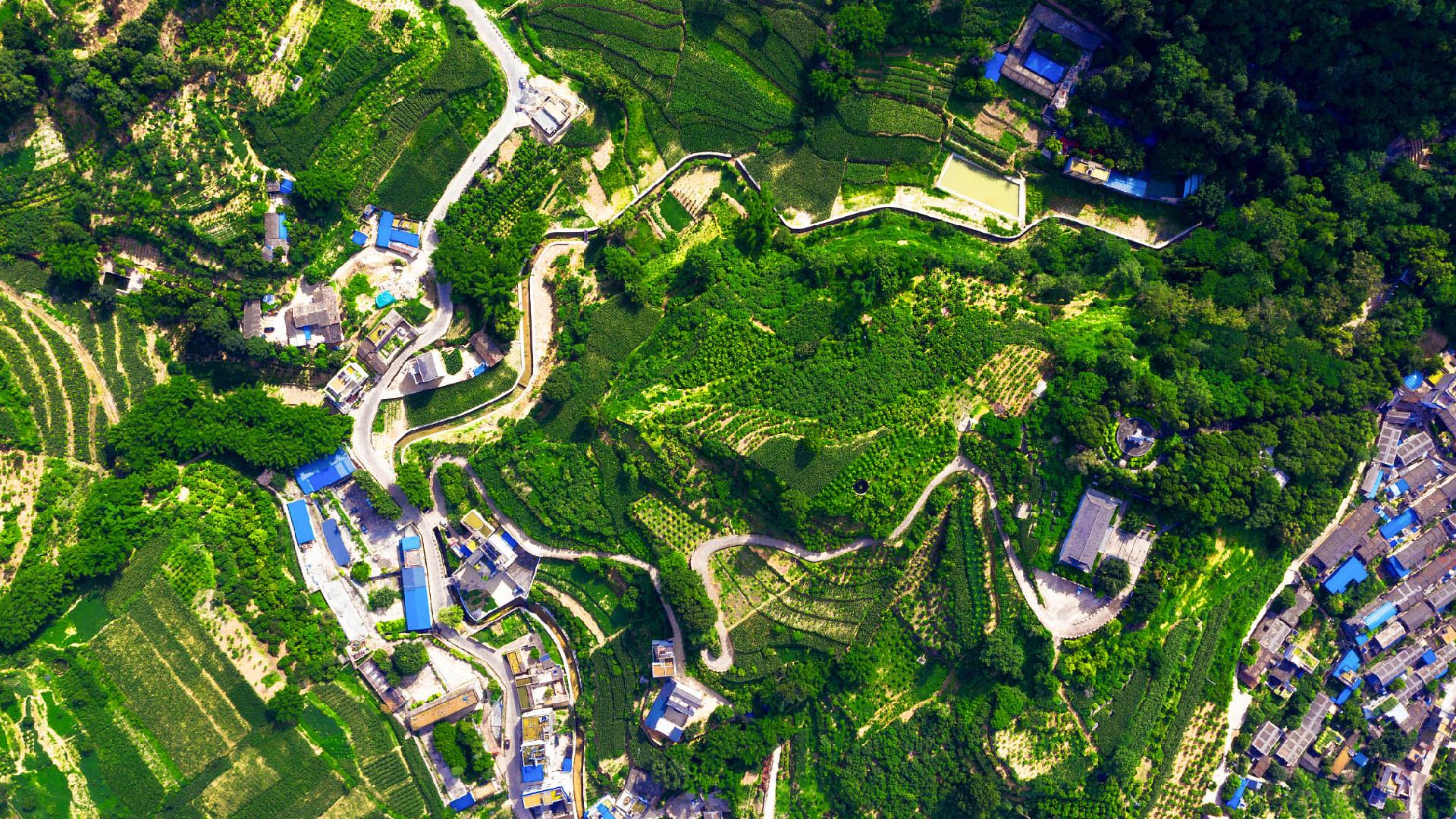 A visit to an all-girls high school in China's Huaping County - CGTN