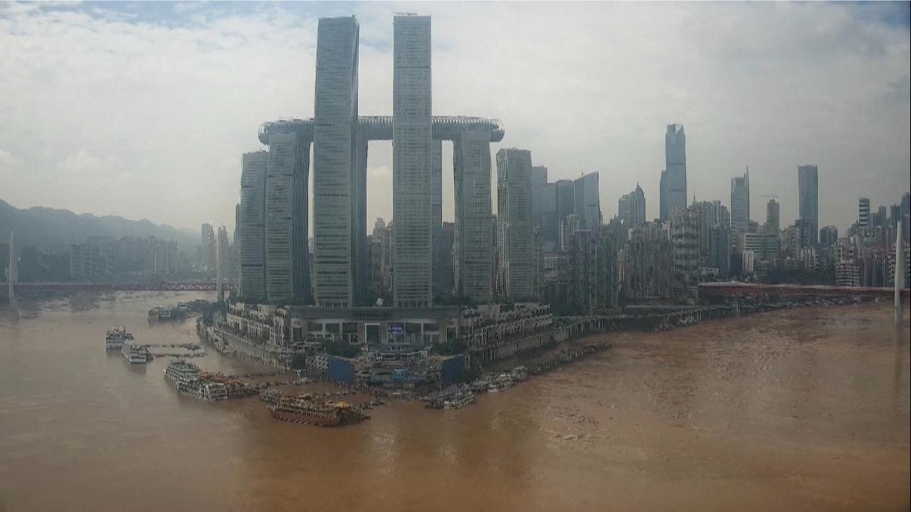 Flood sweeps across riverside areas in southwest China's Chongqing - CGTN