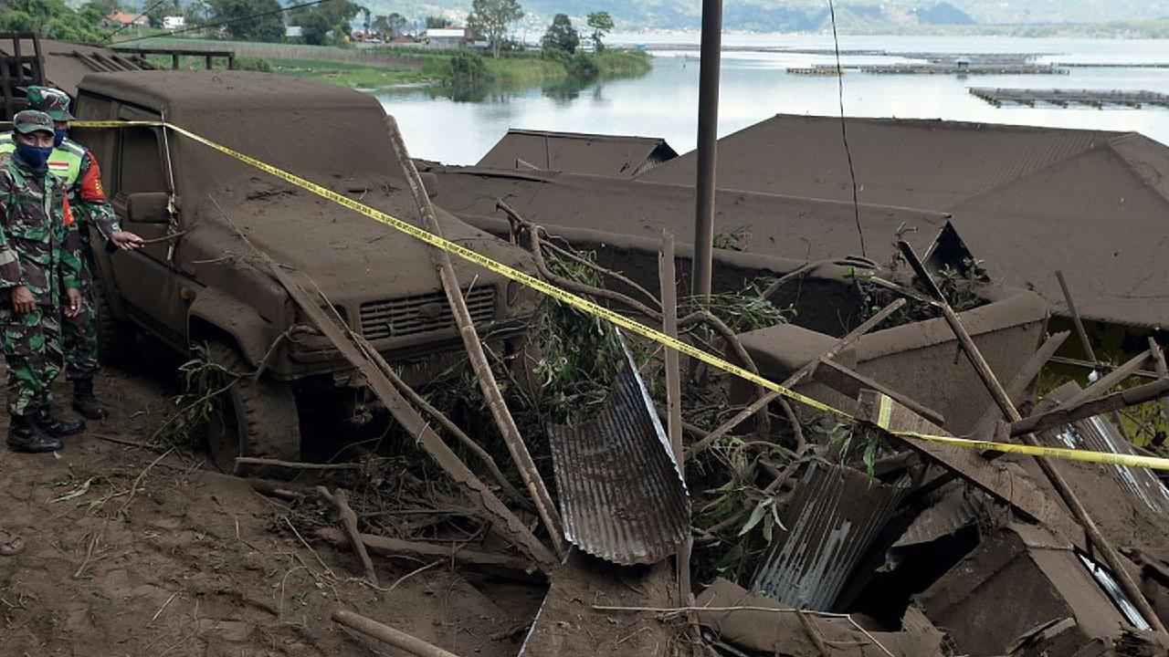 Landslides, falling debris kill 3 in Bali - CGTN