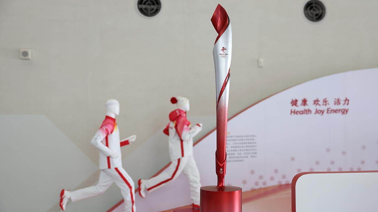 Inspiration behind Beijing Winter Olympics torch relay uniforms - CGTN