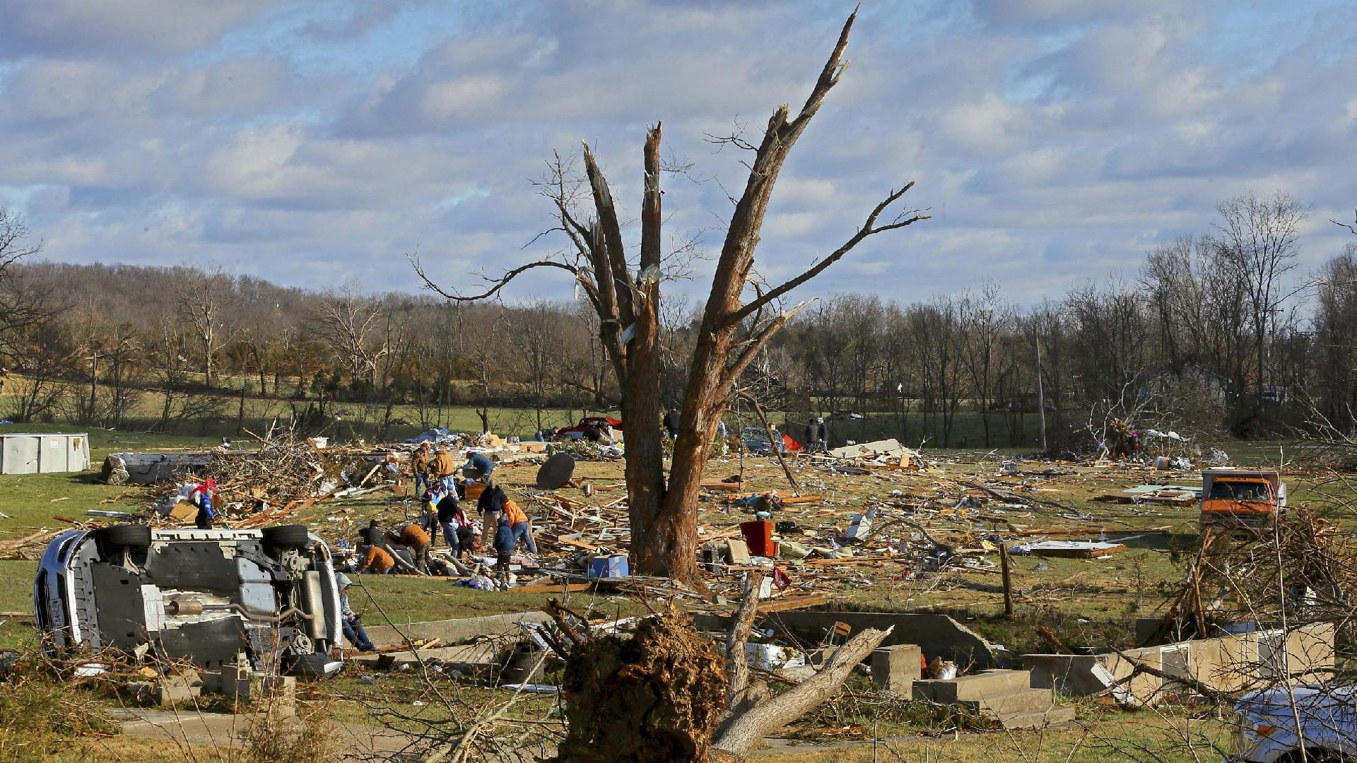 Death toll rises to over 90 as tornadoes devastate several U.S. states ...