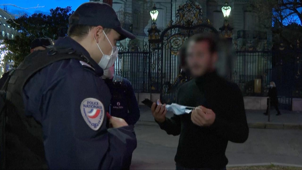 Police patrols in Paris as wearing masks outdoors becomes mandatory - CGTN