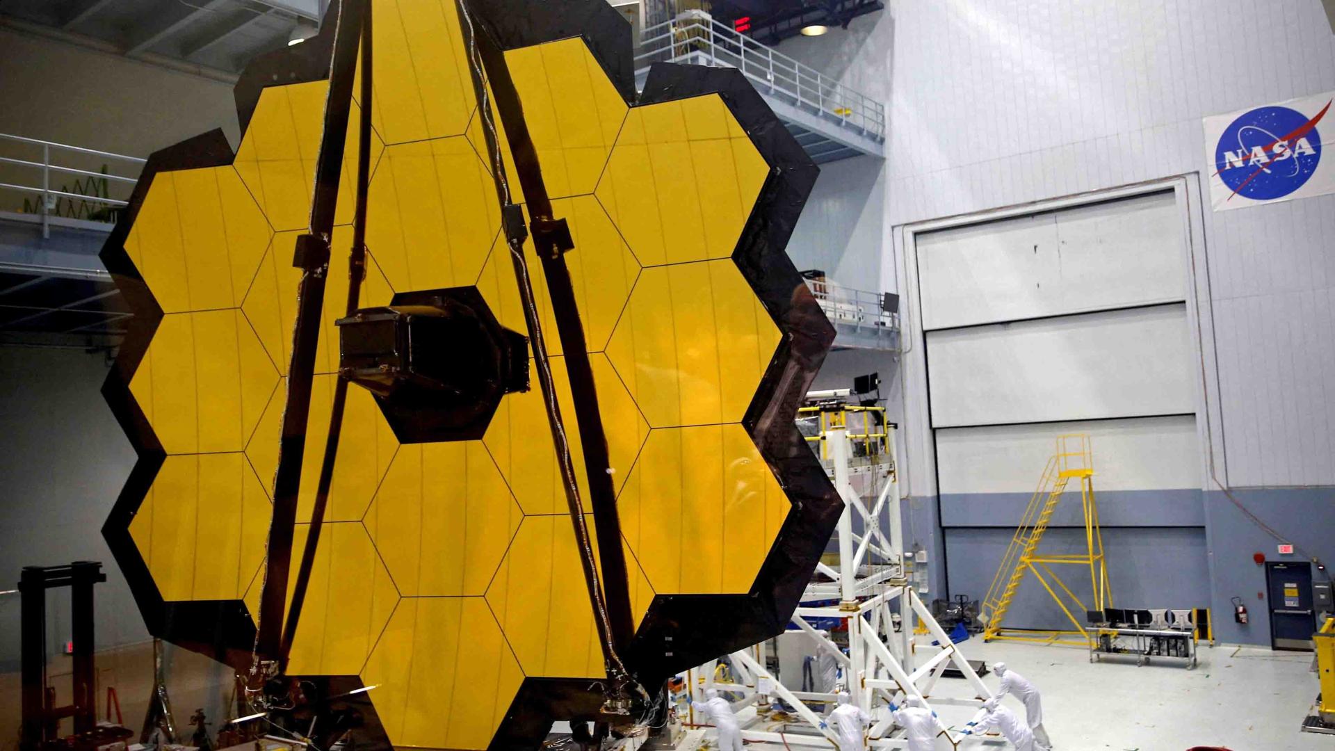 NASA's James Webb Space Telescope opens huge 'golden eye' - CGTN
