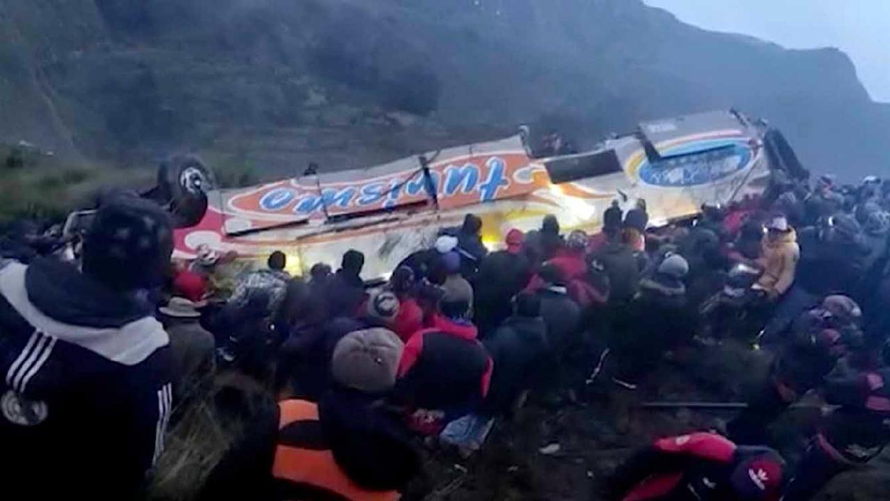 At least 11 killed in bus crash in Bolivia - CGTN