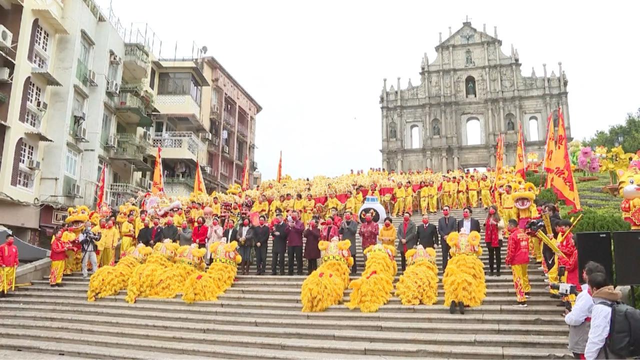 Macao celebrates Spring Festival with dragon dance parade - CGTN