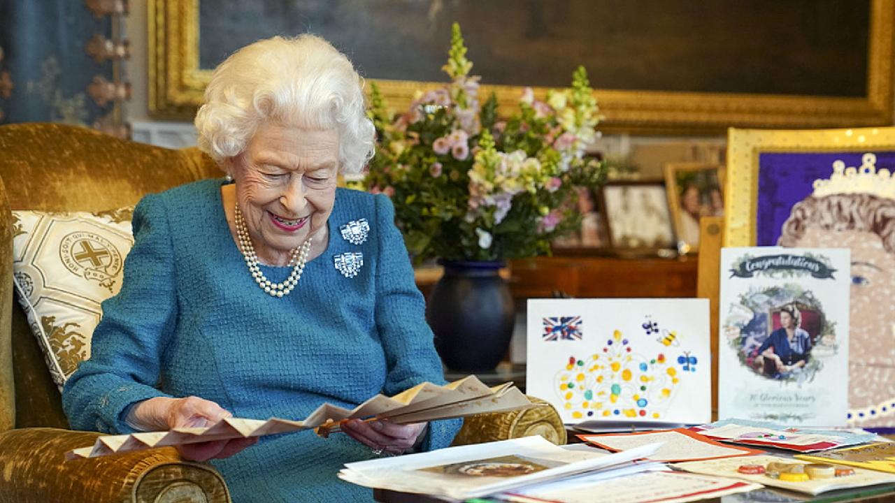 Prince Charles leads tribute on Queen's 70th year on throne - CGTN