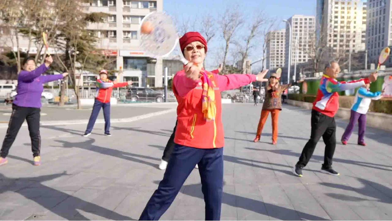 Talented Seniors: Retirees play TaiChi Roliball - CGTN