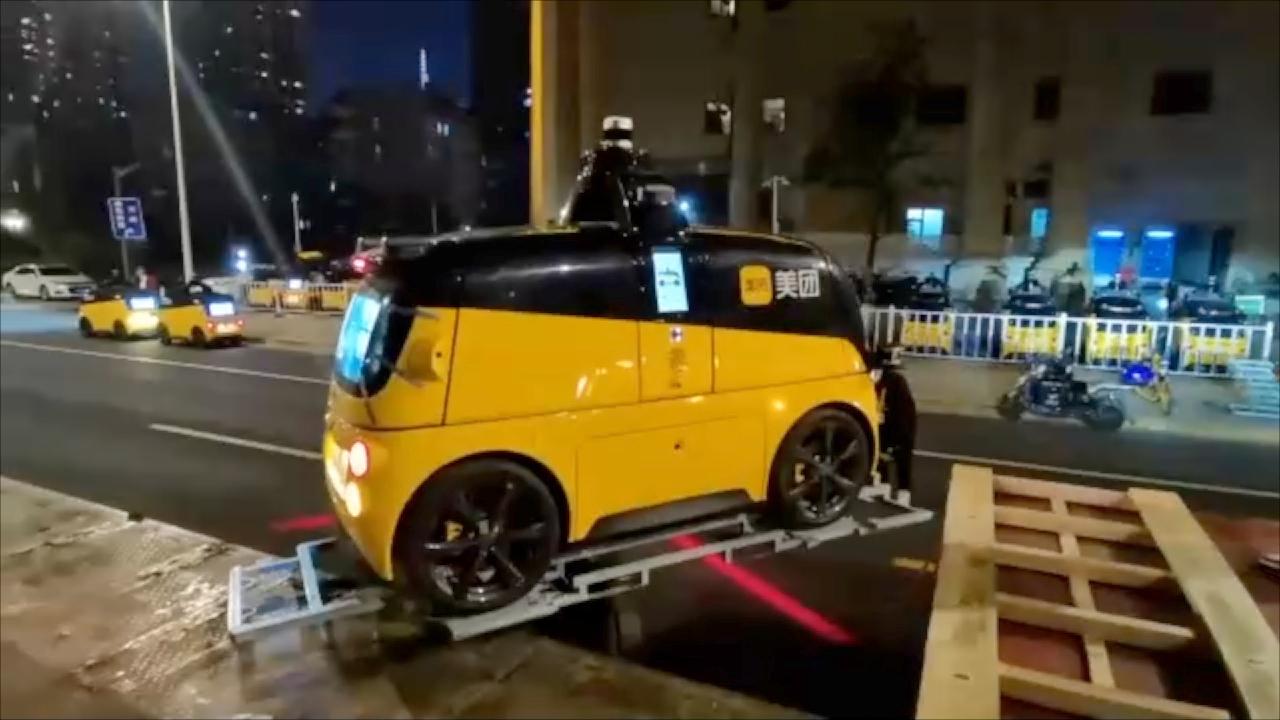 Autonomous vehicles help deliver goods in Shanghai - CGTN