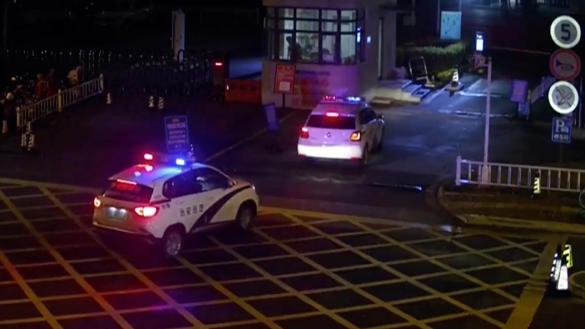 Police help take heart attack victim to hospital in 8 minutes - CGTN