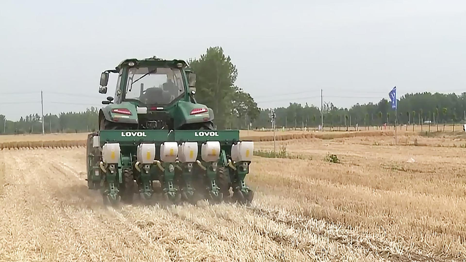 Unmanned harvesters make summer farm work more intelligent - CGTN