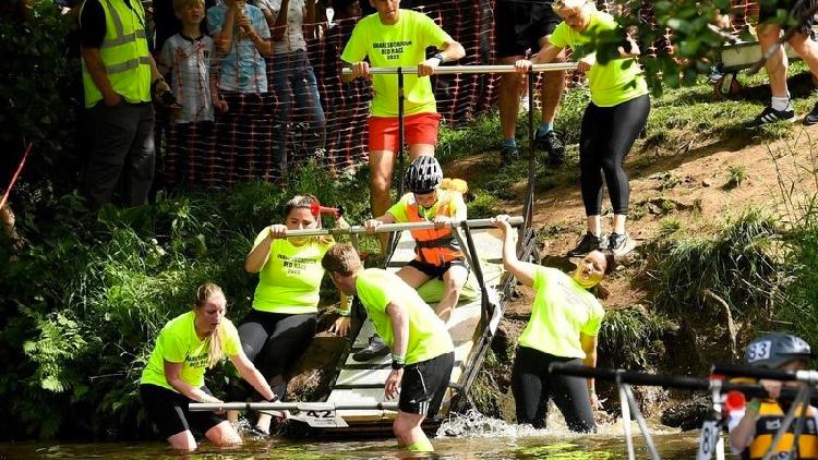 Unusual 'bed race' takes place in English village - CGTN