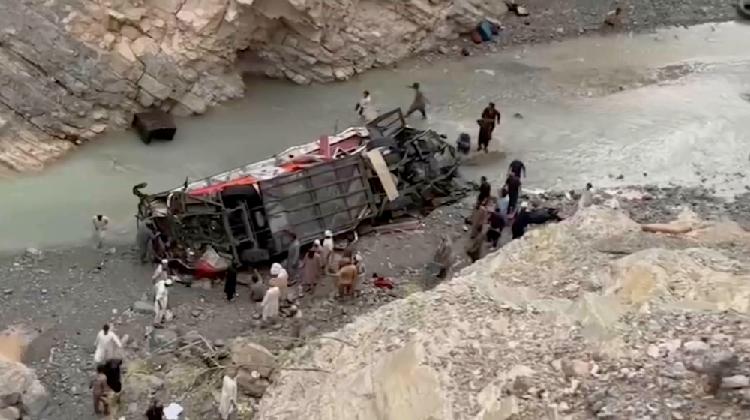 At least 20 people died,13 injured in a bus accident in Pakistan - CGTN