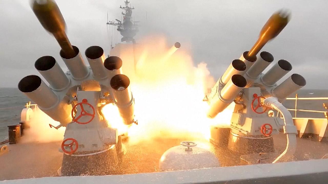 PLA Navy frigate flotilla conducts combat training in East China Sea - CGTN