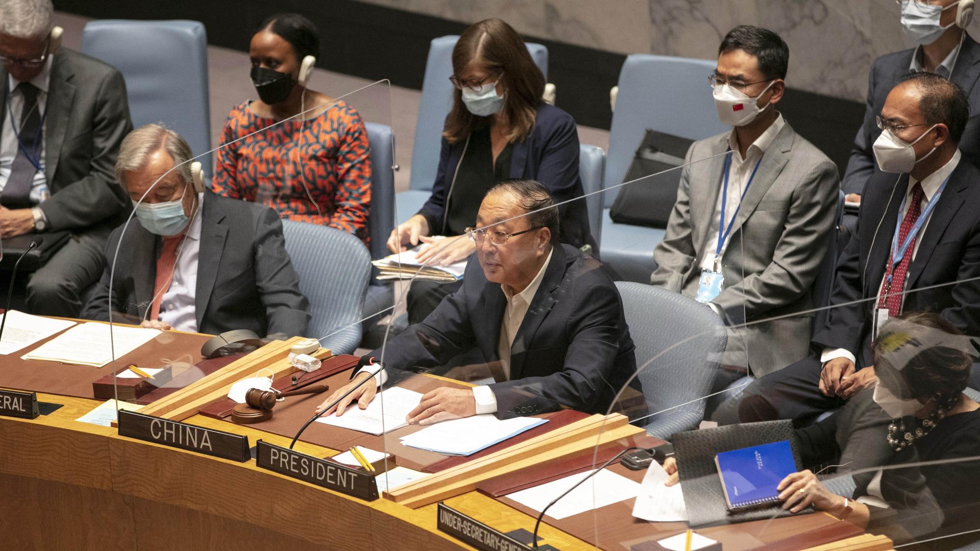 Expert: New mentality, cooperation needed to address global challenges ...