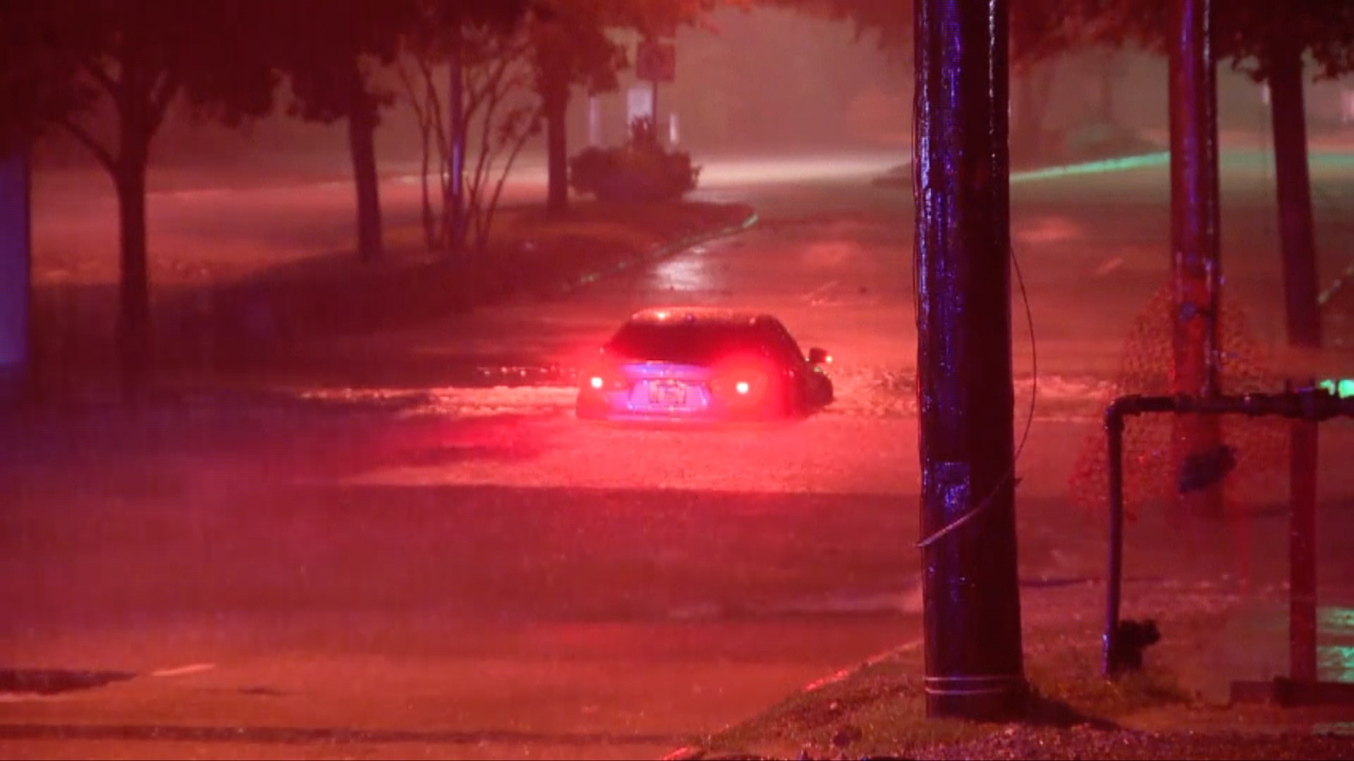 Torrential rains flood streets across Dallas metro area - CGTN Torrential rains flood streets across Dallas metro area - CGTN