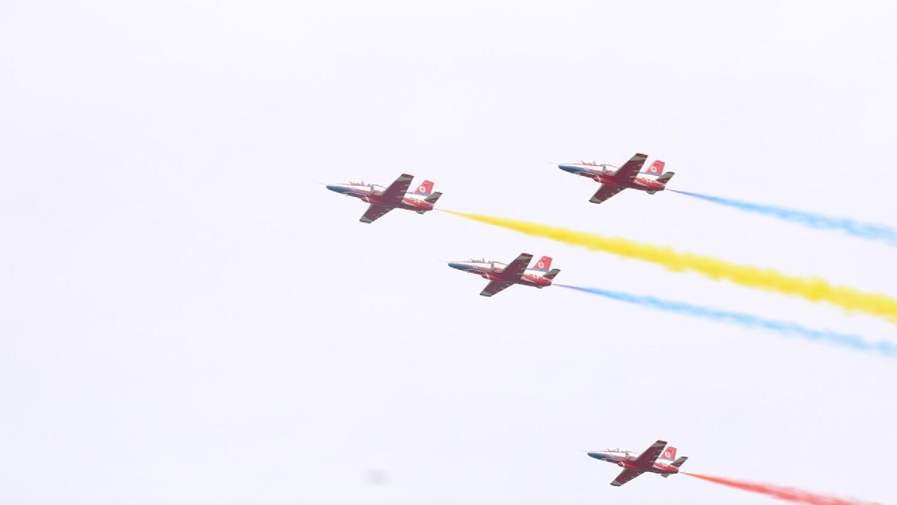 Red Eagle aerobatic team wows visitors at Changchun Airshow - CGTN
