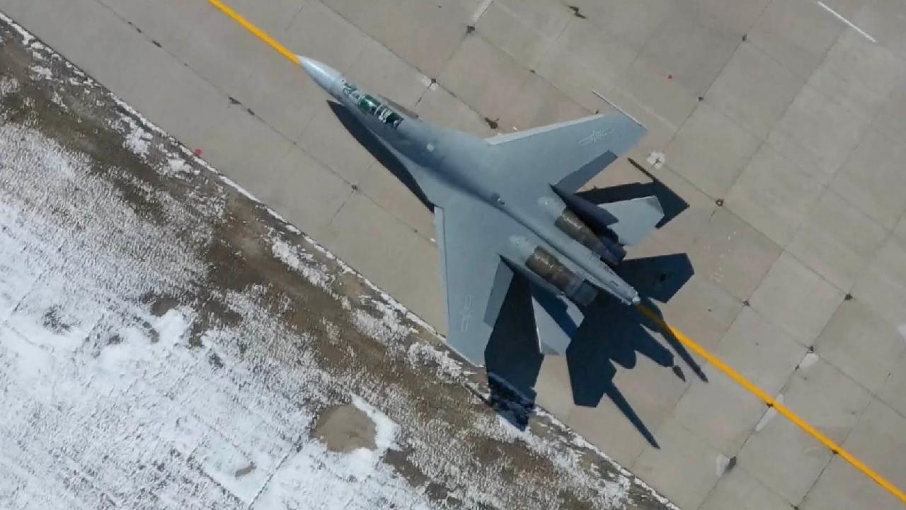 China's J-16 performs combat moves at Changchun Airshow - CGTN