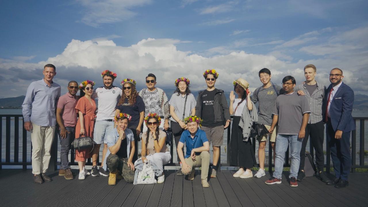 Young foreigners visit Dali to discuss sustainable development - CGTN
