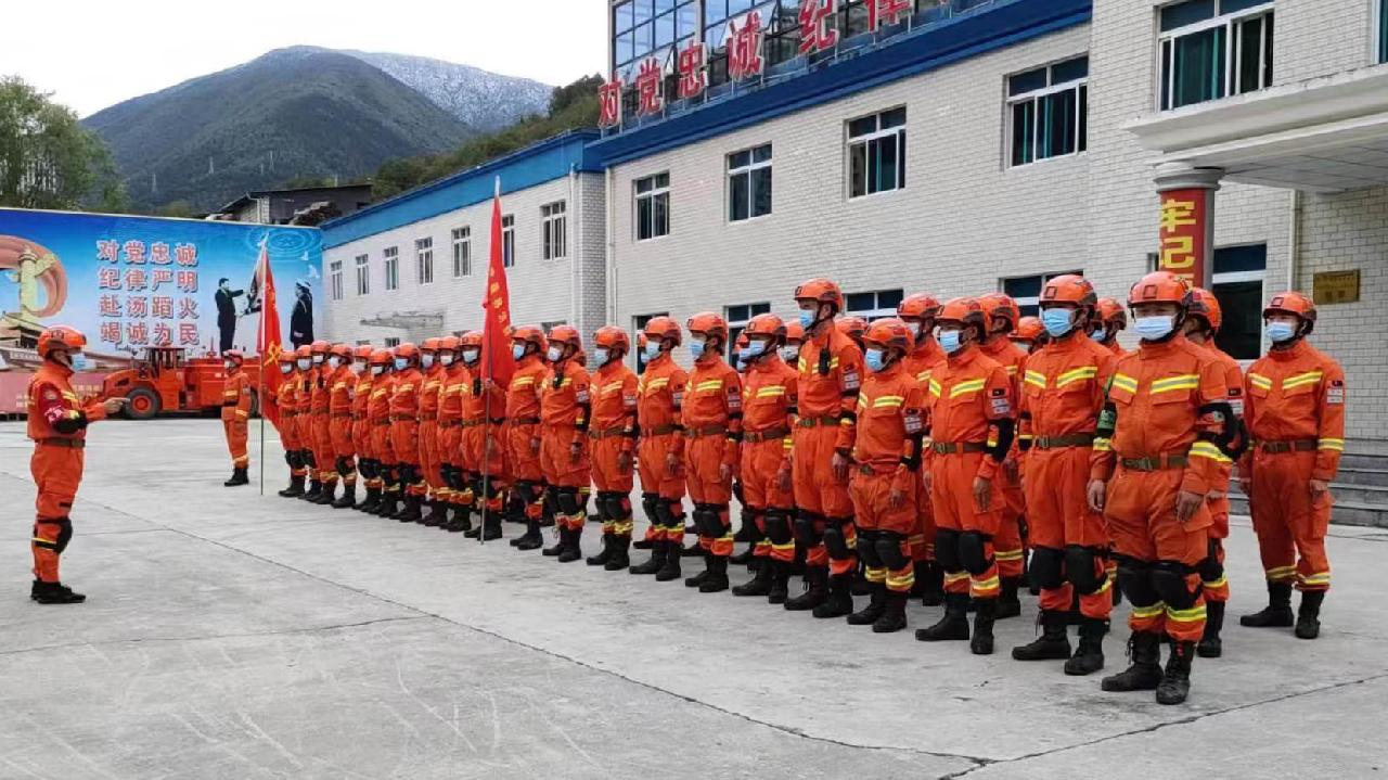 Rescue workers dispatched to quake epicenter - CGTN