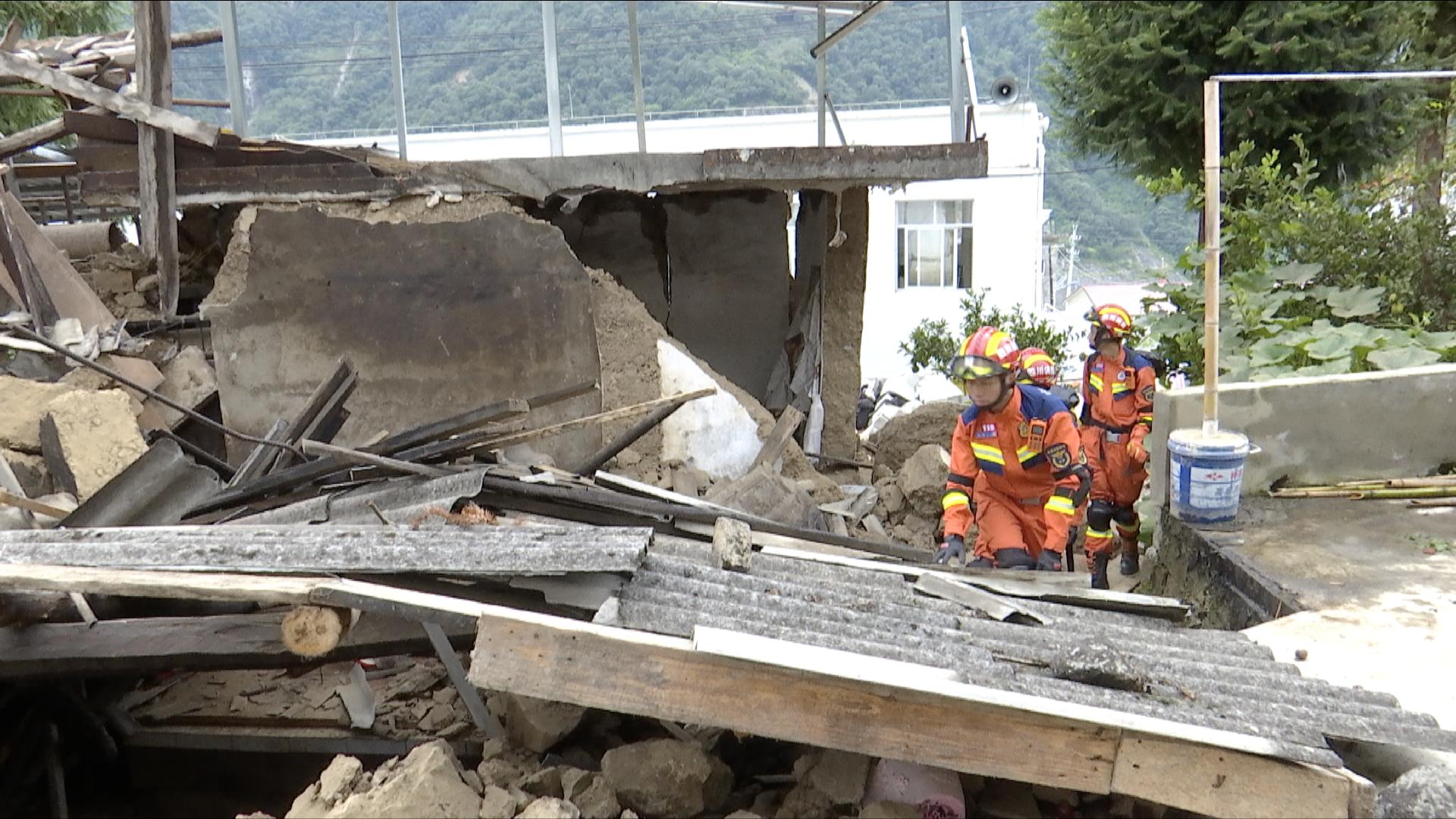 Firefighters use boats to evacuate isolated villagers - CGTN
