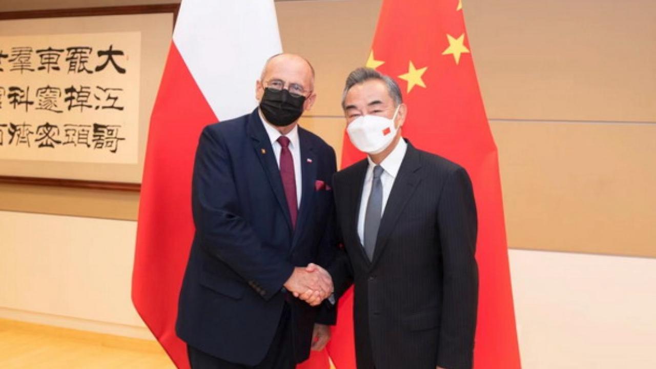 Chinese FM Wang Yi meets with Polish and Hungarian counterparts - CGTN