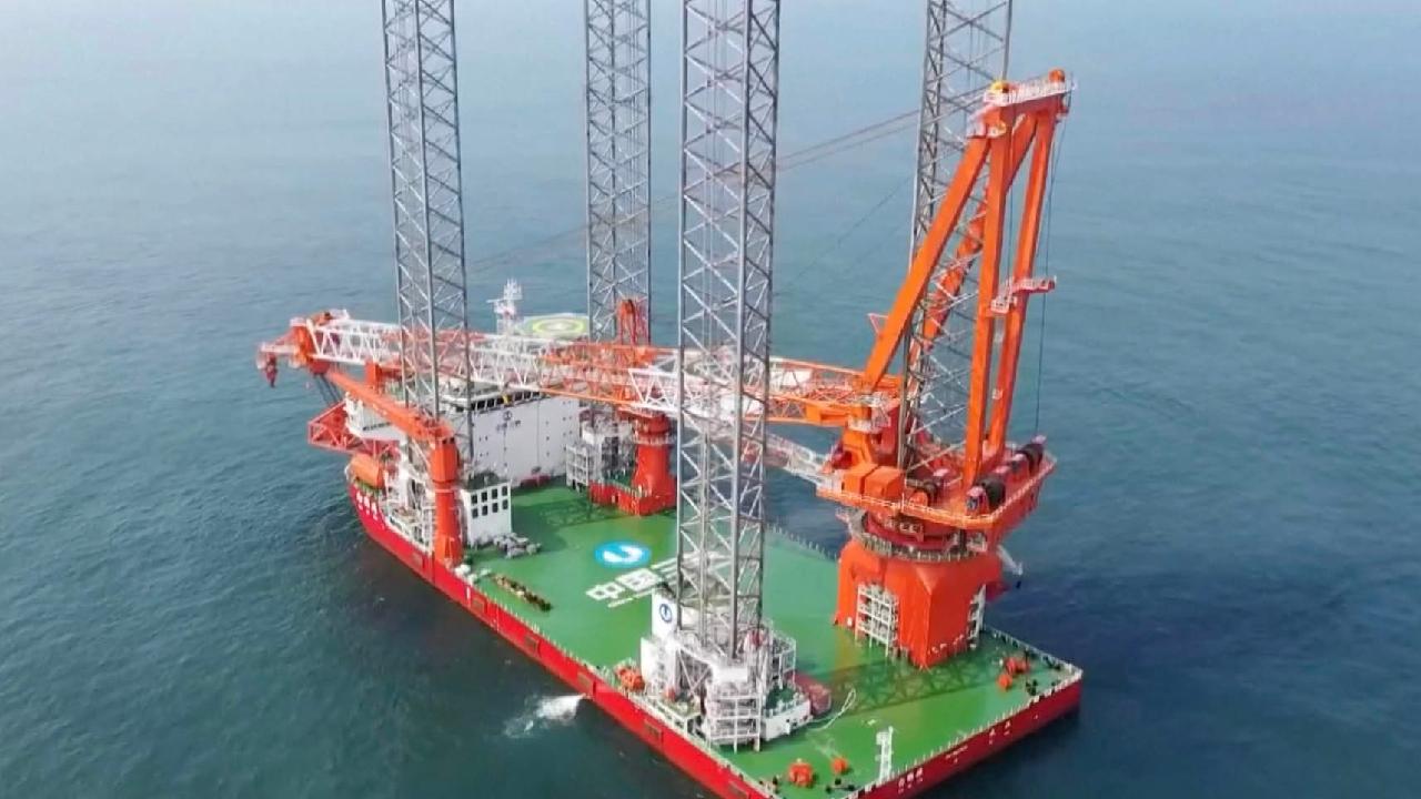 First 2,000-tonne offshore wind farm vessel starts operation China - CGTN
