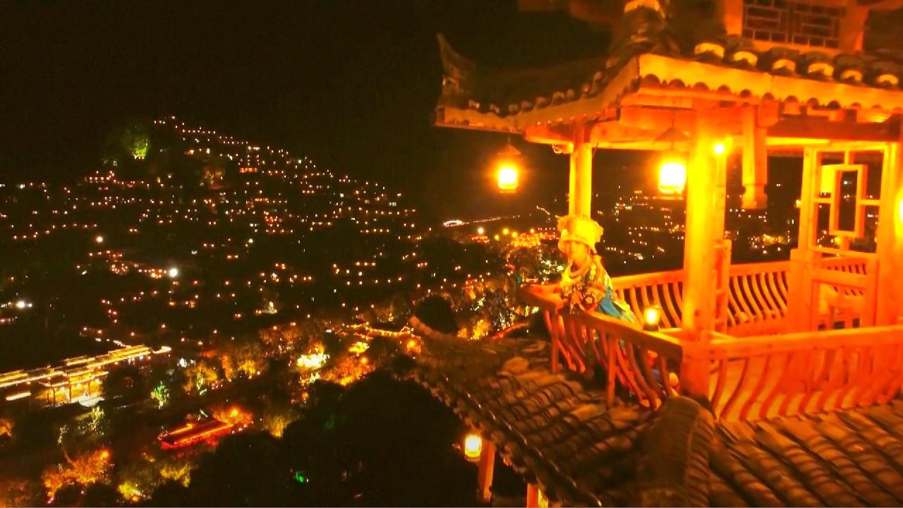 Scenic areas across China light up to celebrate National Day - CGTN